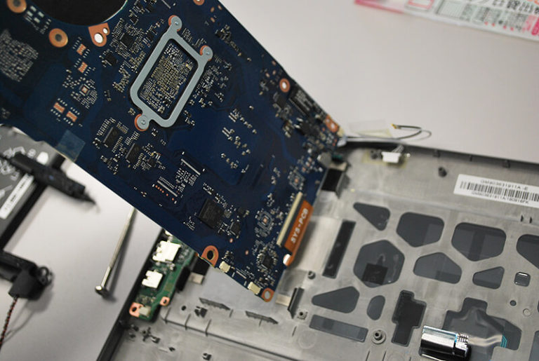 dynabook R64/A SSDモデルを分解／R644のHDDモデルと比較 | パソコンライフをもっと楽しもう！